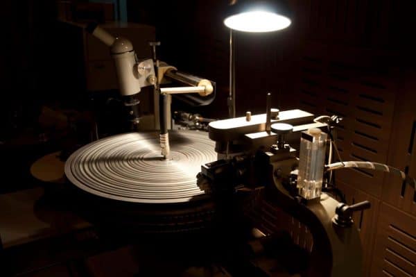 Sound of Vinyl: How Do Vinyl Records Work? How Vinyl Makes A Sound ...